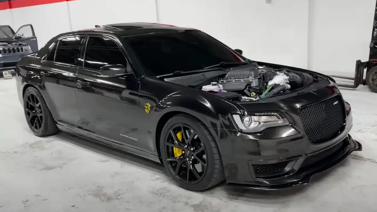 YouTuber unveils one-of-a-kind AWD Chrysler build with 1,100 horsepower ...
