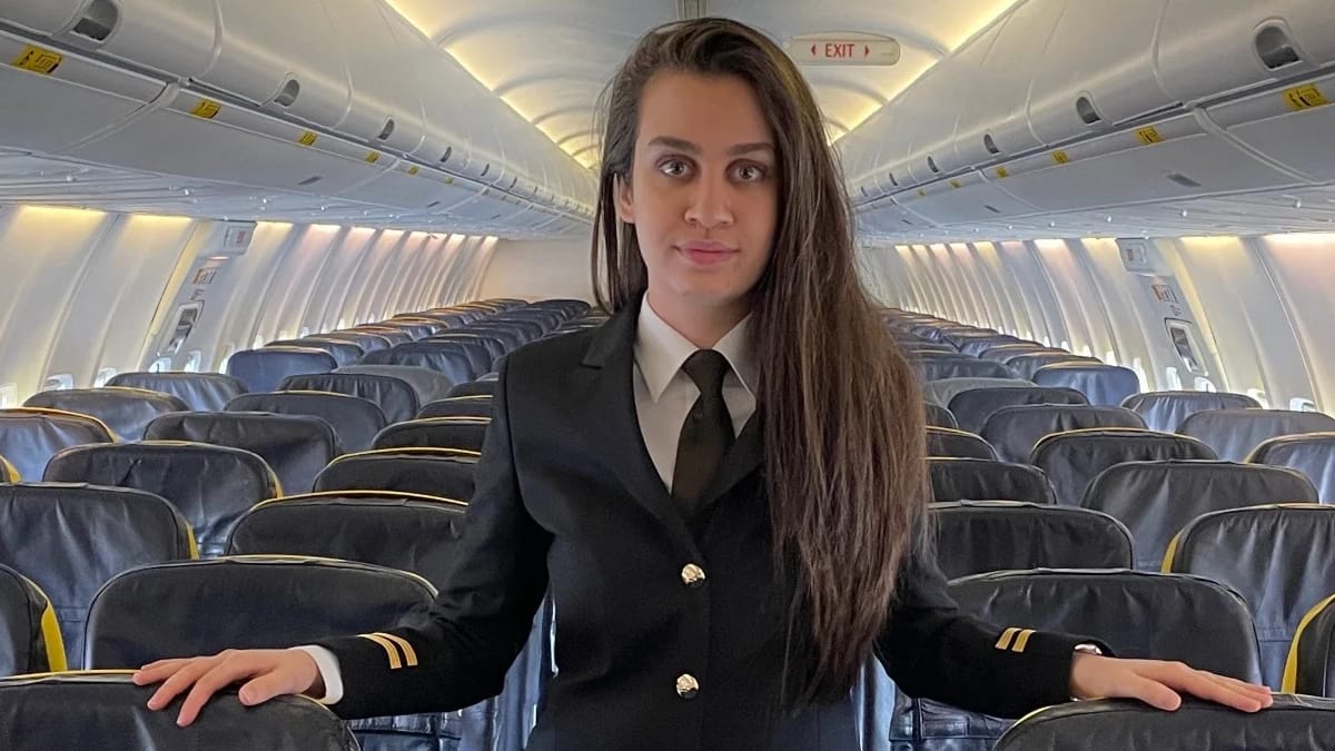Pilot confirms what effect 'airplane mode' has and whether you actually ...