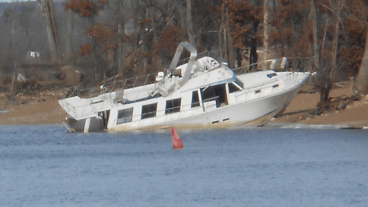 Abandoned boat on Wisconsin River for months racks up $44,000 in fines