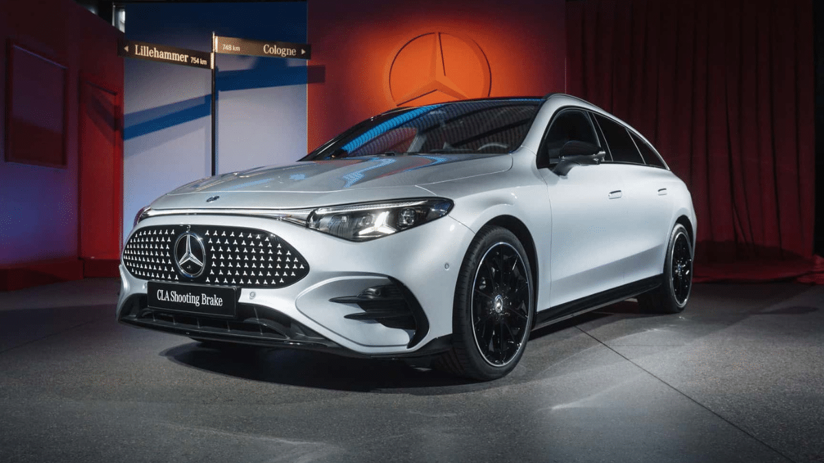 New Mercedes CLA Wagon is electric and has a panoramic roof with 158 stars