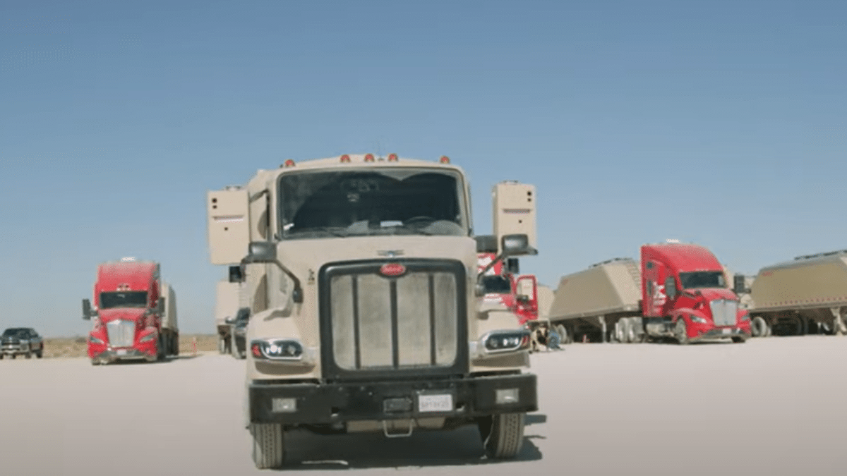 Autonomous 18-wheelers in Texas move across harsh desert terrain with ...