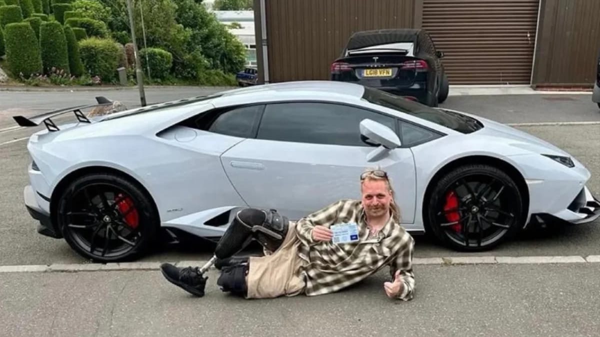 British Lamborghini owner posts legendary picture after someone slammed ...