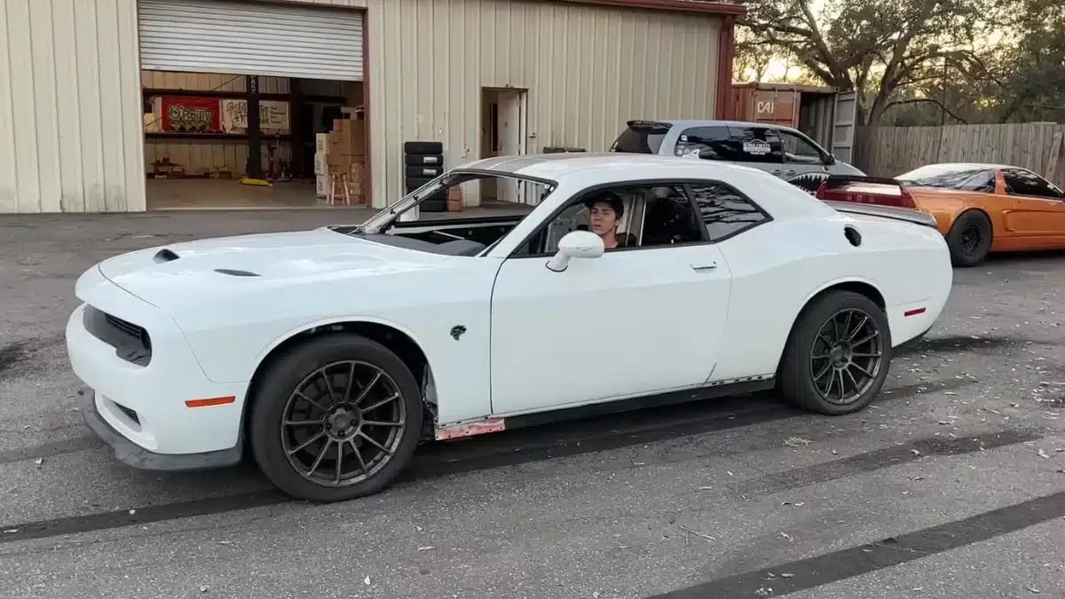 Man creates the 'Cybercat', a Dodge Hellcat body on a Tesla Model S Plaid
