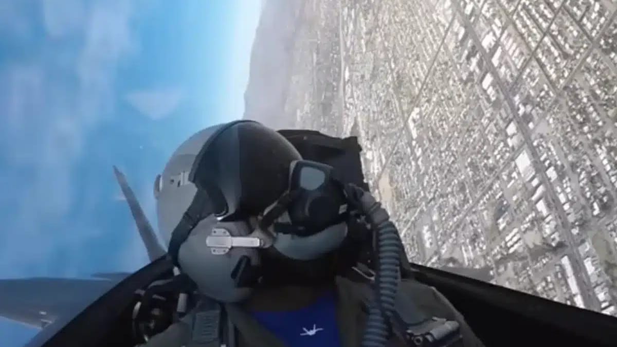 Extremely rare ultraexclusive look inside the cockpit of the F-22 Raptor