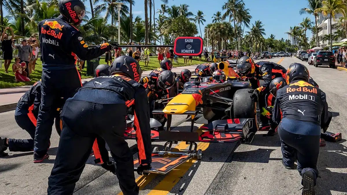 Ex-Red Bull crew member reveals how much F1 pit crew get paid