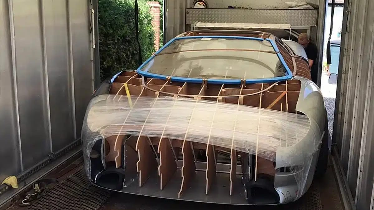 This YouTuber is building their very own hand-made Jaguar XJ220 supercar