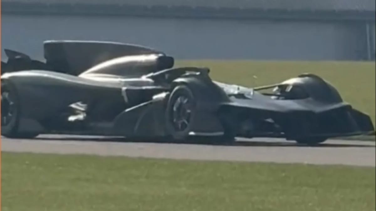 An Aston Martin prototype just appeared looking like a Formula 1 car ...