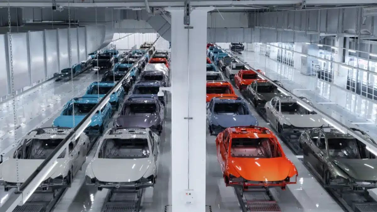 Xiaomi SU7 factory in China is so advanced it's now a tourist trap