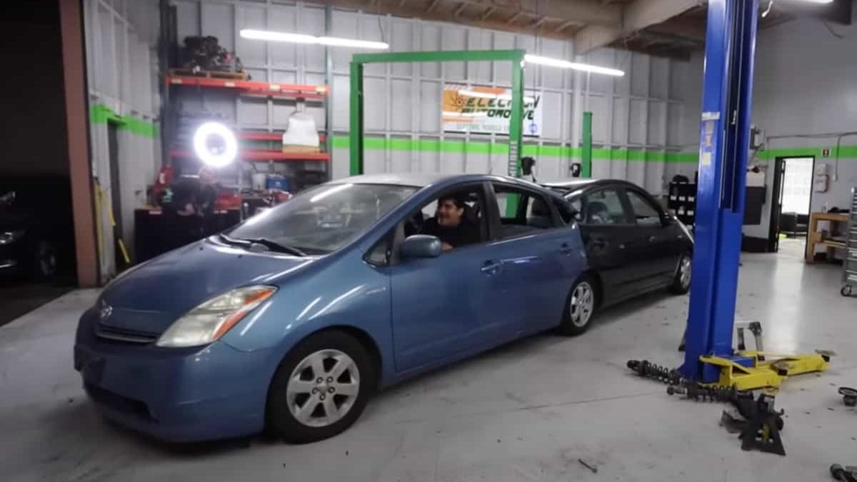 These guys just built the world’s first double-ended car
