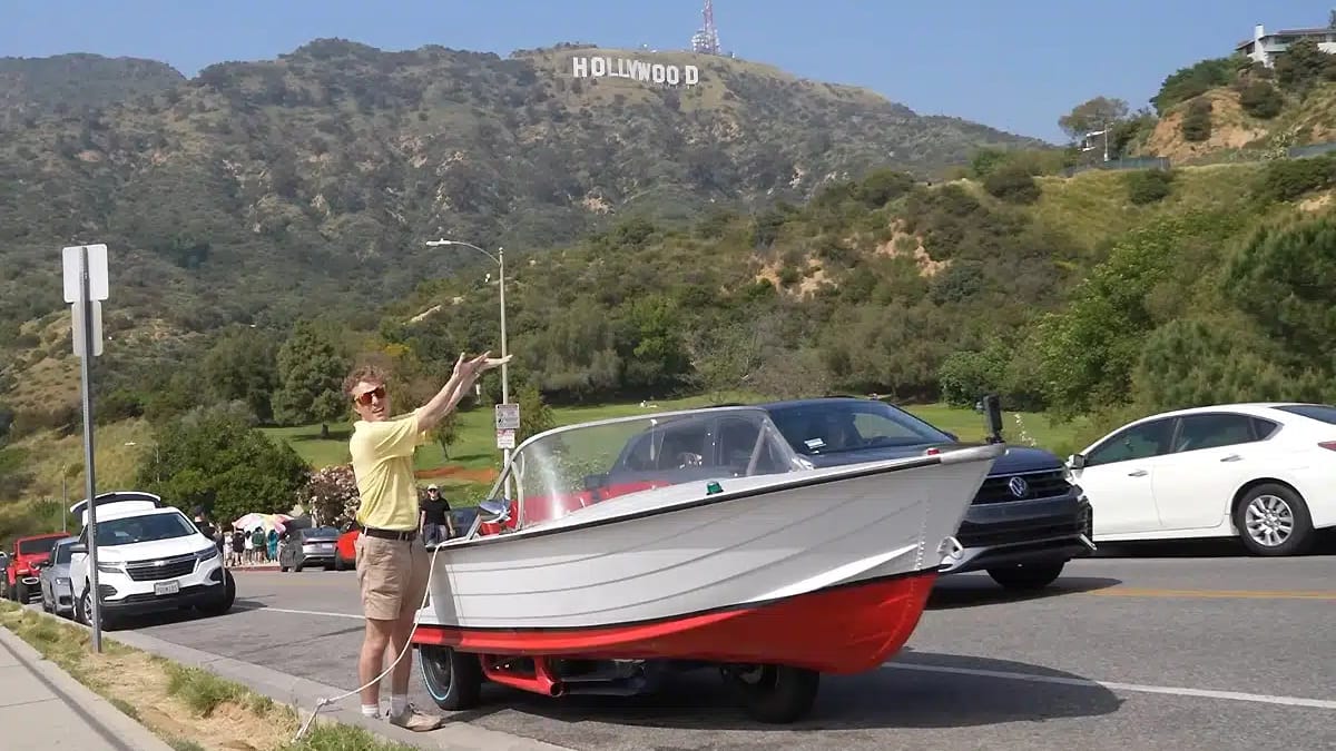 Guy fulfills childhood dream by building the SpongeBob Boatmobile in ...