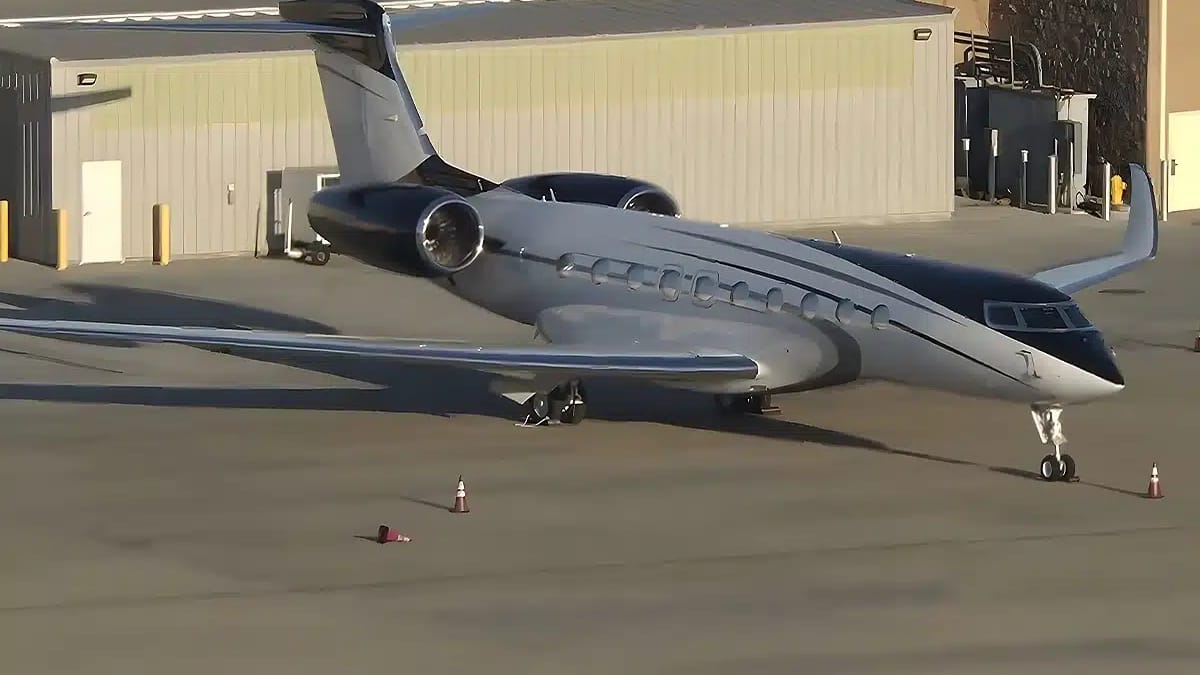Jeff Bezos’ new $80 million Gulfstream private jet can soar at nearly ...