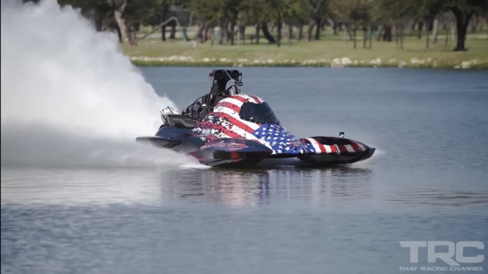 This 10000 hp drag boat is 10 times faster than a Bugatti