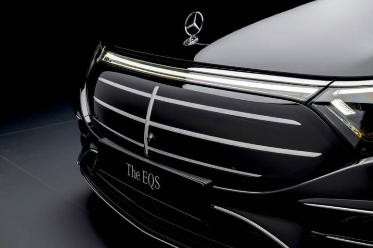2025 Mercedes-Benz EQS debuts new look and improved range