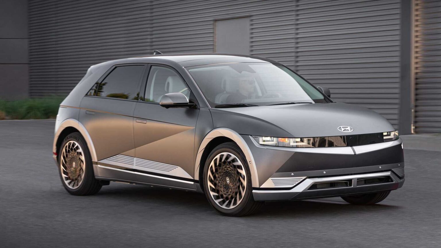 These are the 8 coolest and most bizarre-colored cars on the road right ...