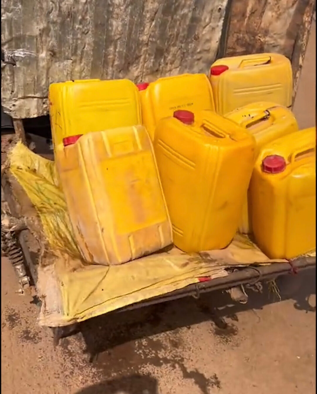 This guy literally built his DIY pick-up truck from scratch