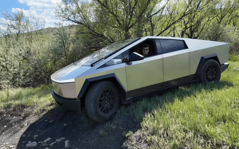 Tesla Cybertruck put against a 1990s Dodge Ram in tug-of-war