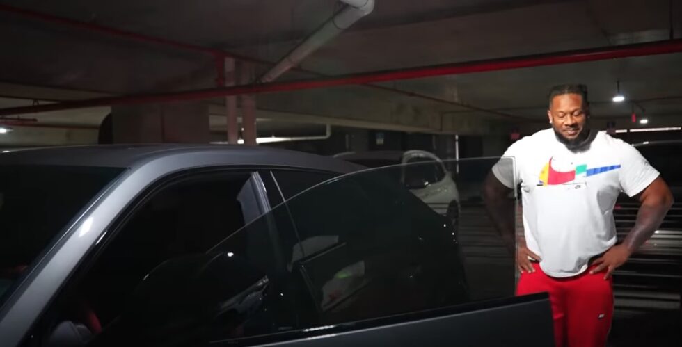 Adin Ross just gave his security guard a Lamborghini Urus