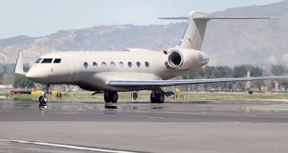 Inside the most expensive and extravagant billionaire private jets ...