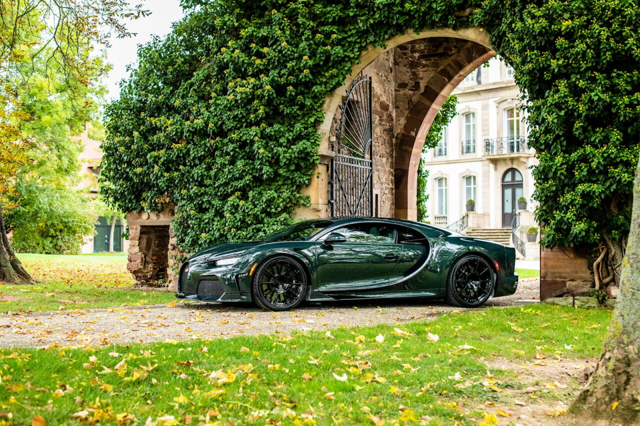 The 400th Bugatti Chiron is a green carbon fiber beauty