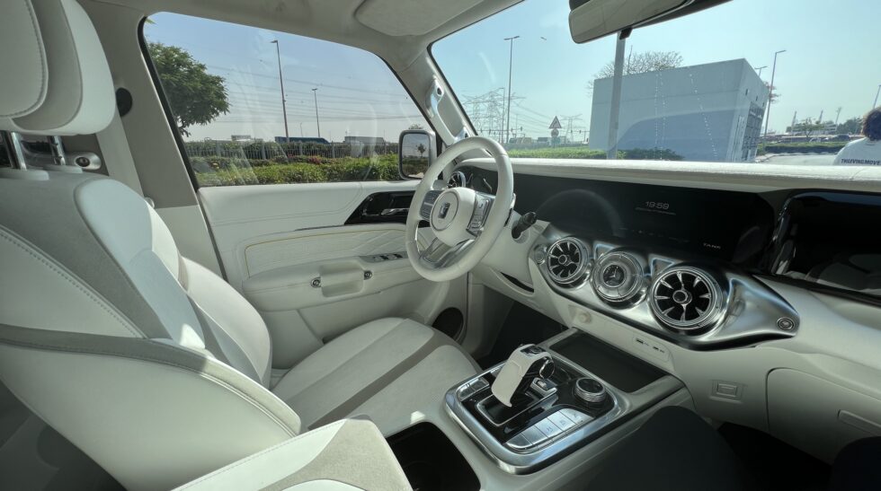 The G-Wagen and Ford Bronco have a love child: Cybertank 300