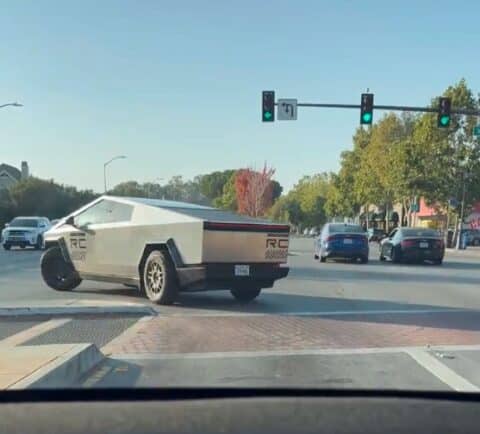 New footage shows Cybertruck rear-wheel steering in action