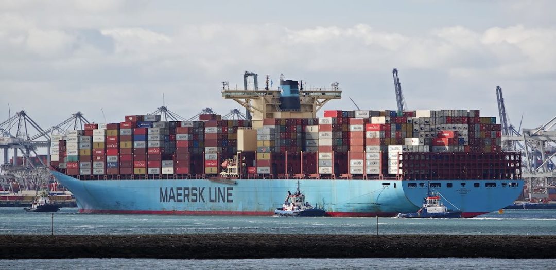 The biggest engine in the world is as tall as a four-storey building ...