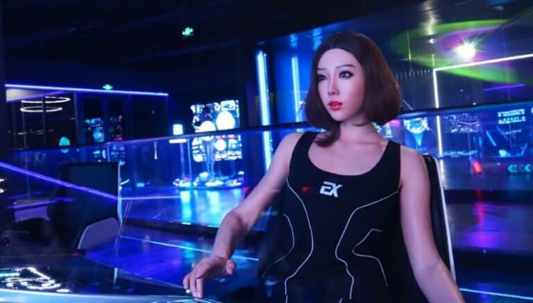 Top 5 craziest robots just unveiled in China