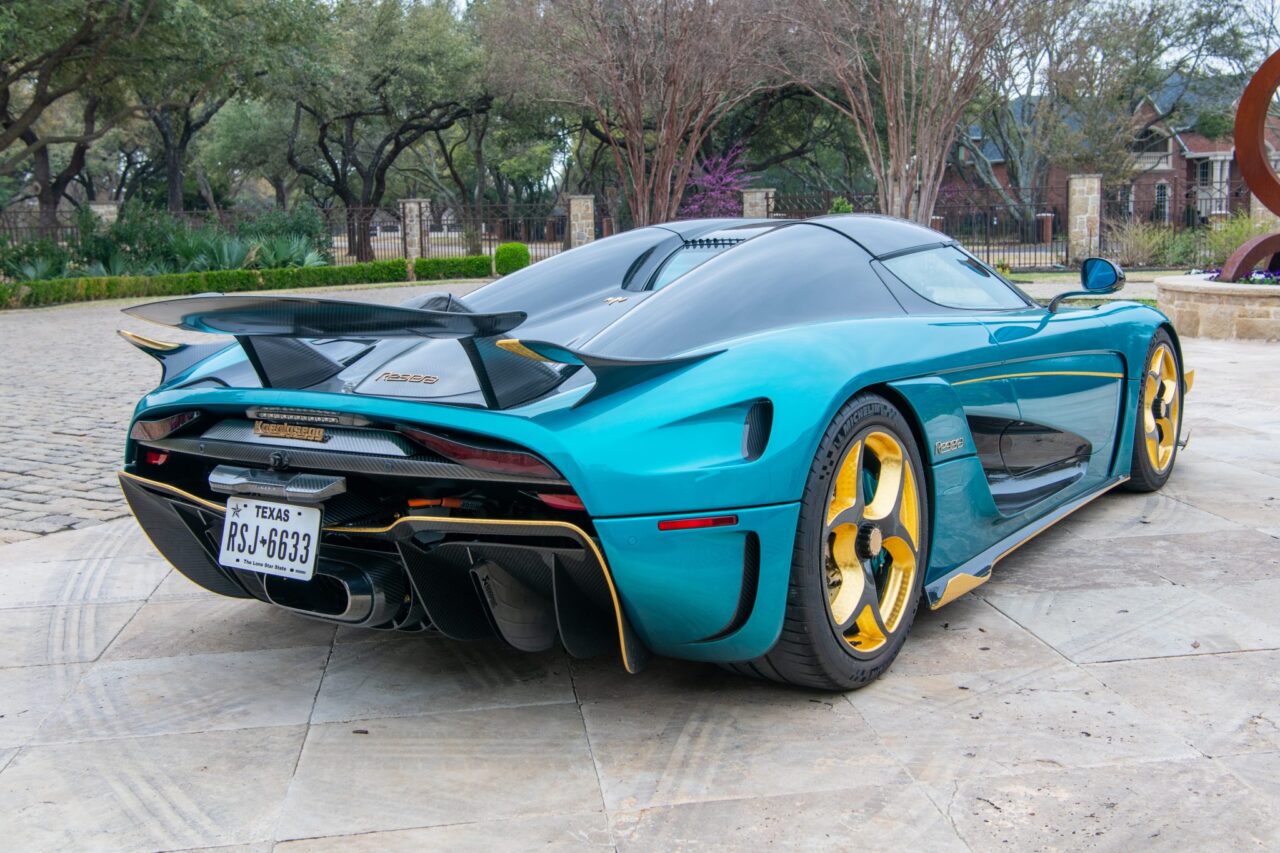The optional extras on this Koenigsegg Regera cost more than most ...