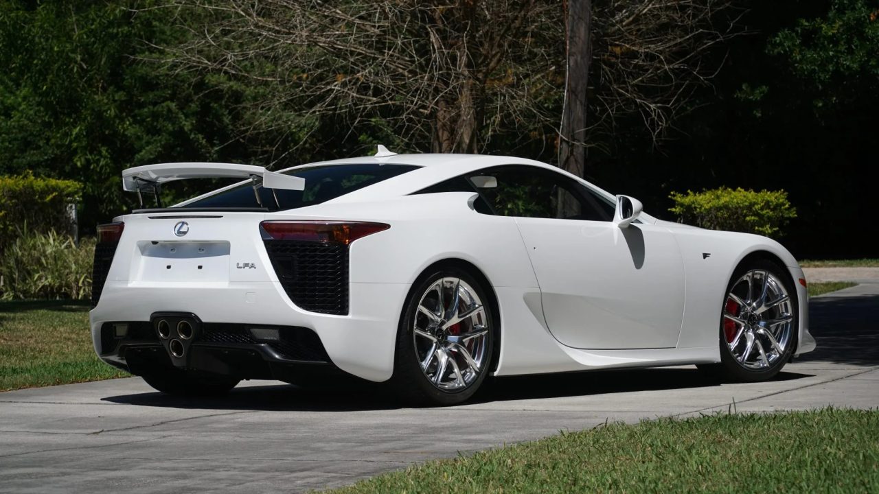 Super rare Lexus LFA sells for massive $845k at auction – Supercar Blondie