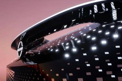 Nissan Hyper Tourer has an interior like we've never seen