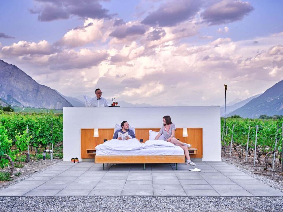 World’s first ZERO star hotel room is in a gas station – Supercar Blondie