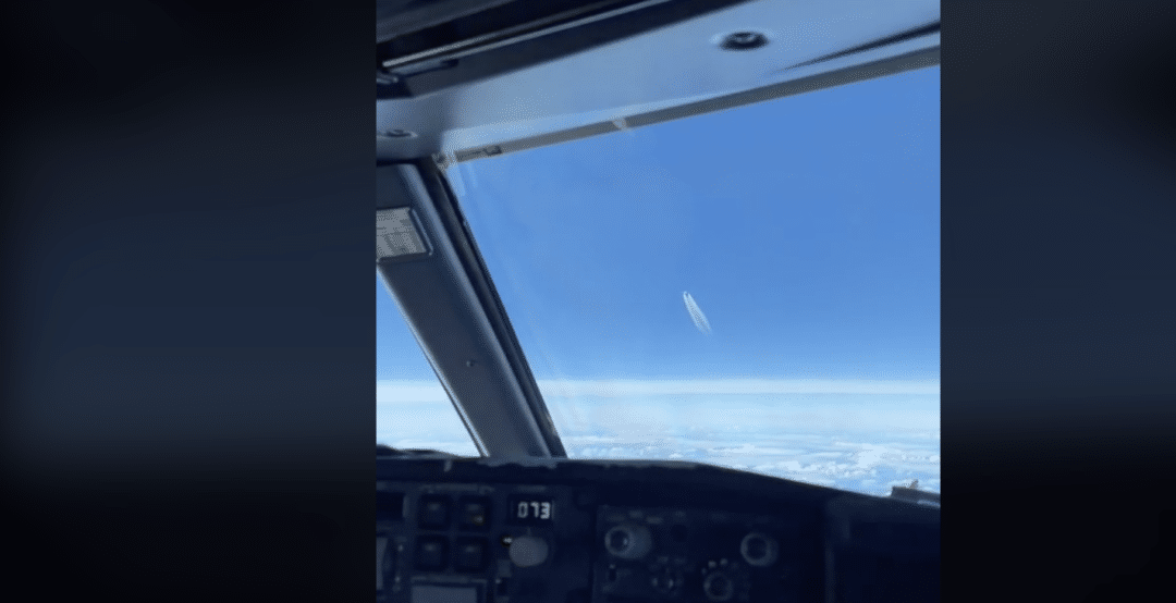 Footage shows just how close your plane gets to others in the air