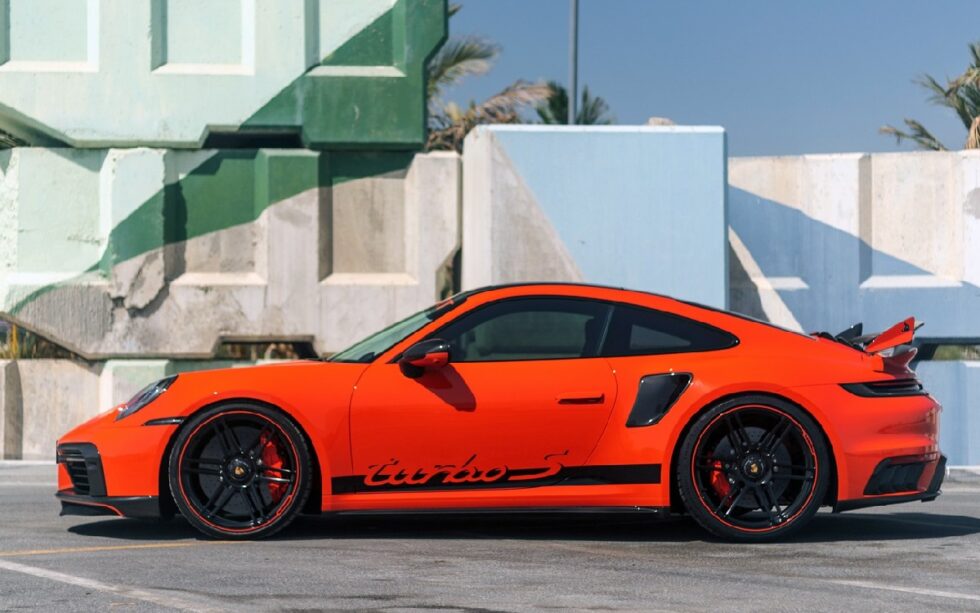 The Manhart Porsche 911 is an 822-hp orange monster
