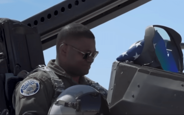 Footage of F-22 Raptor cockpit released for the first time