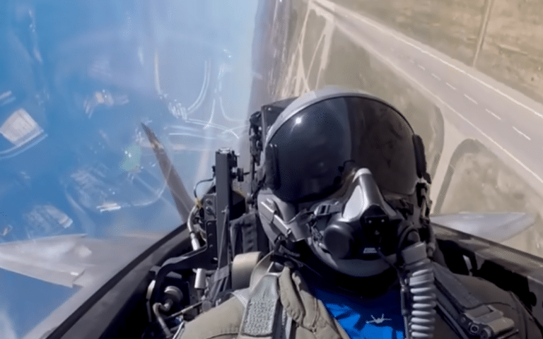 Footage of F-22 Raptor cockpit released for the first time