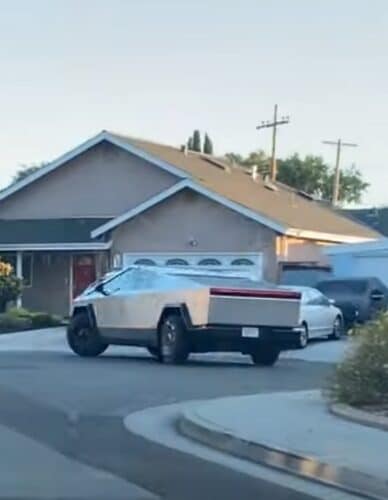 Footage goes viral of Cybertruck pulling 'Alien' U-turn