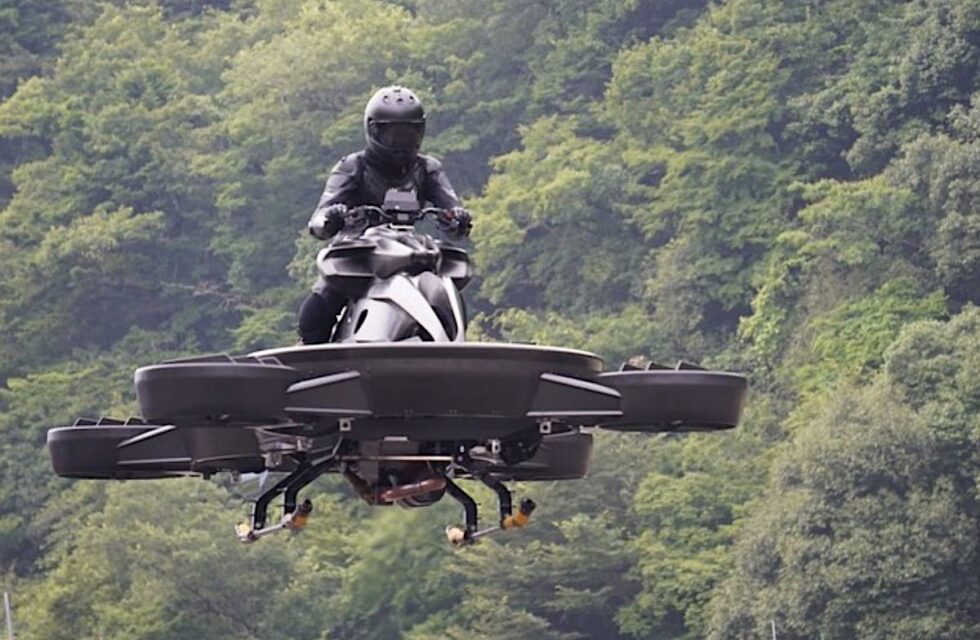 World’s first hoverbike finally takes flight at the Detroit Auto Show