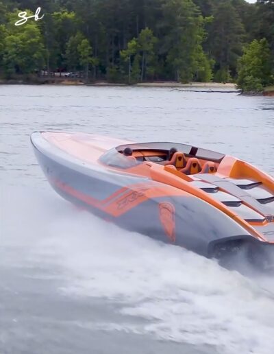 This ZRX boat has 2700hp and is made from 100% carbon fiber