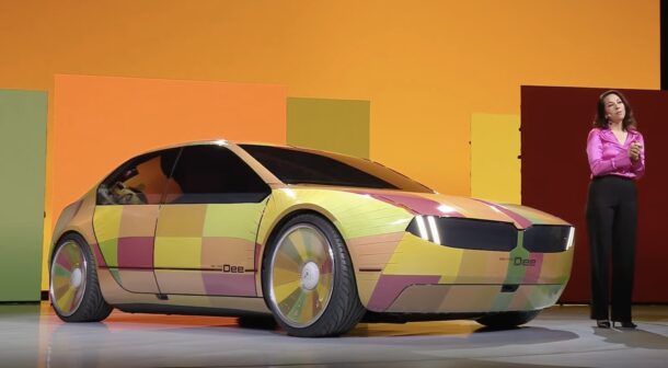 BMW i Vision Dee – BMW's most advanced tech yet