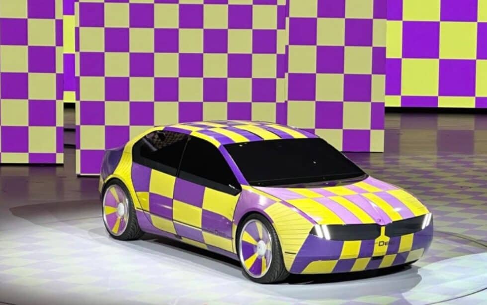 BMW i Vision Dee – BMW's most advanced tech yet