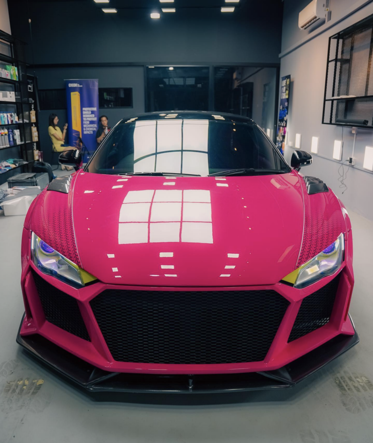 Bright pink Audi R8 thinks it’s a Lamborghini
