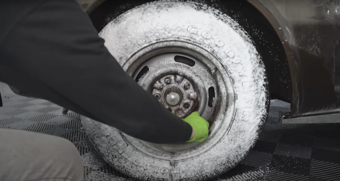 Watch Corvette Stingray get first wash in 34 years