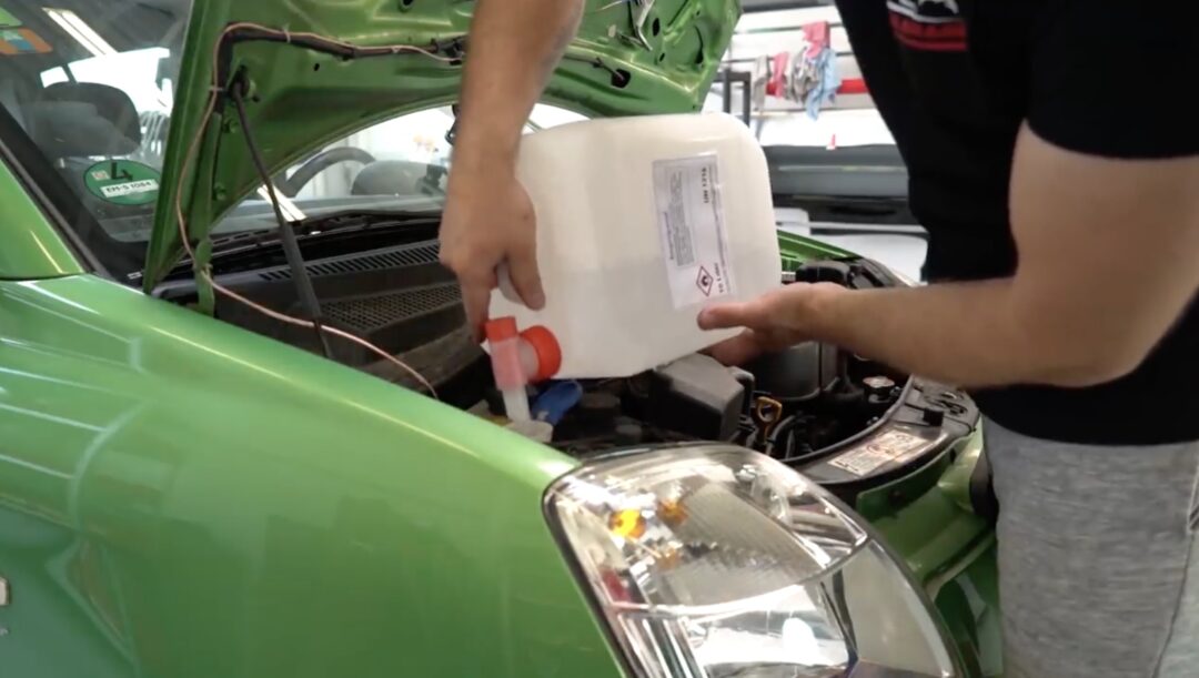 Testing the top 3 methods to defrost your windshield