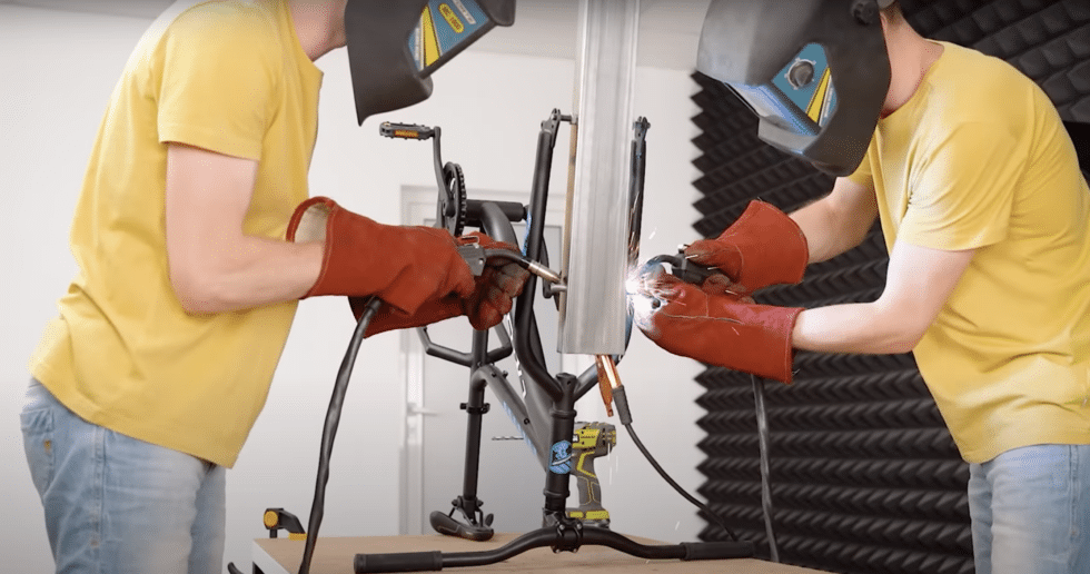 This guy just built a wheelless bike and it actually works