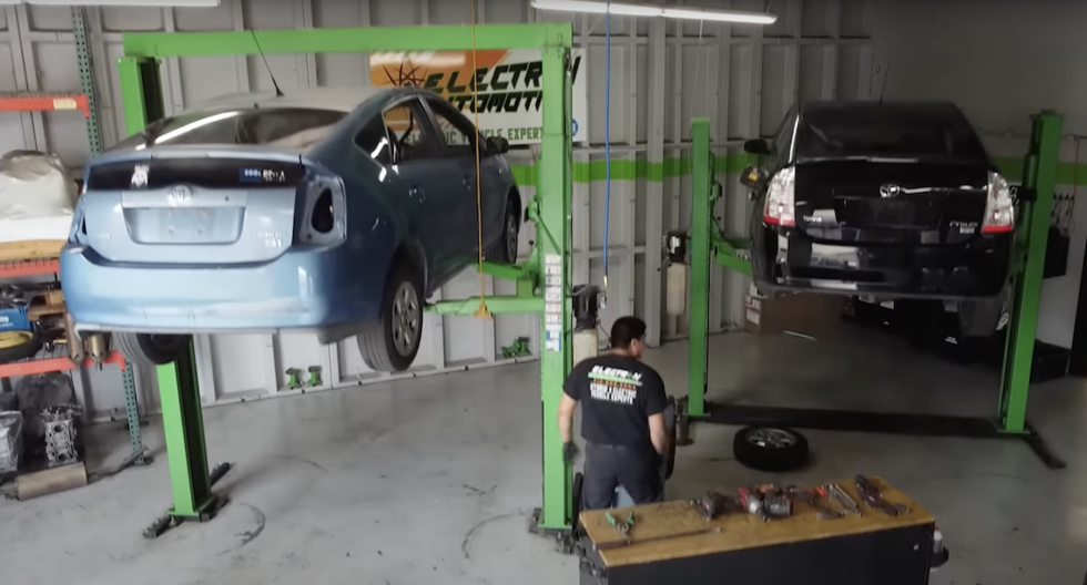 These guys just built the world’s first double-ended car