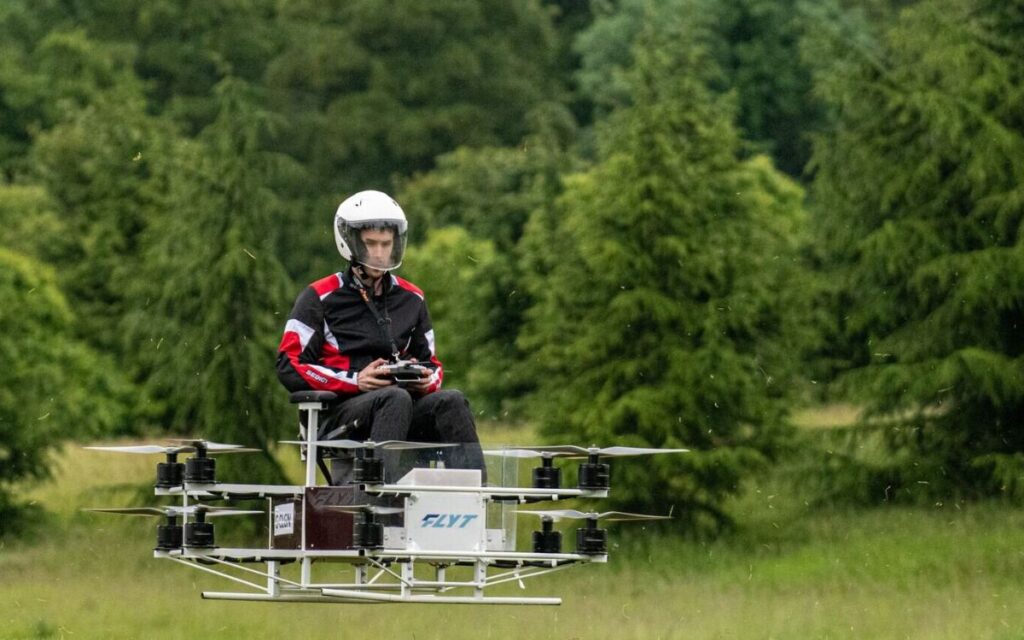This man quit his job to work full time on a DIY hoverbike