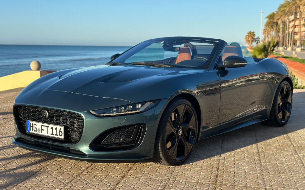 These are the five coolest features of the Jaguar F-TYPE 75