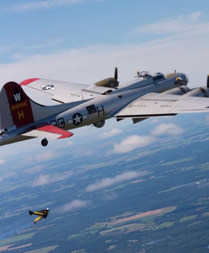 Incredible footage shows 'Jetman' whizzing through the air