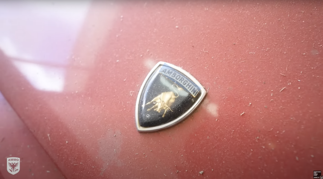 Watch Lamborghini Countach get first wash in 20 years