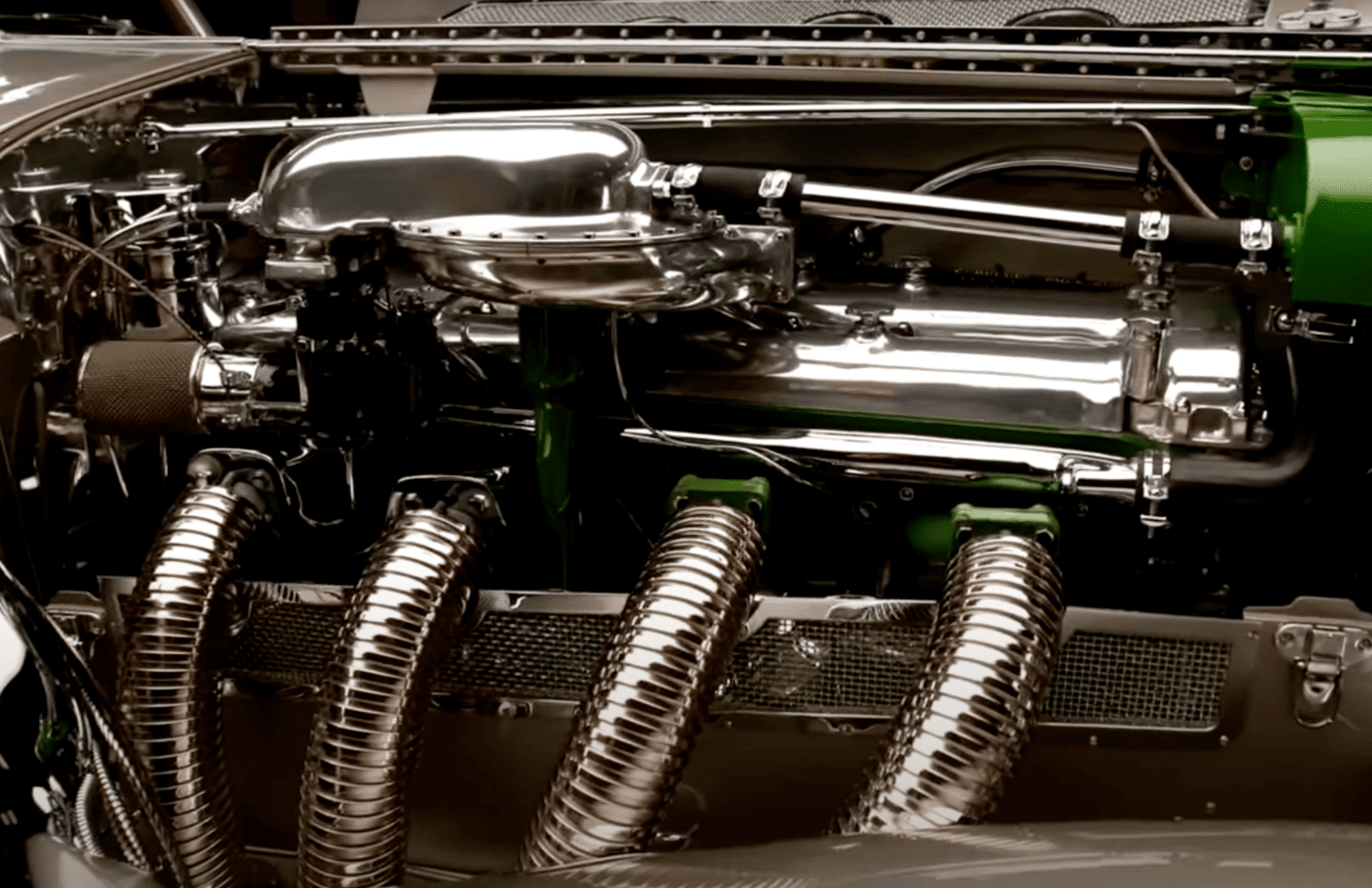 Amazing 100-year-old Duesenberg drives like a modern car